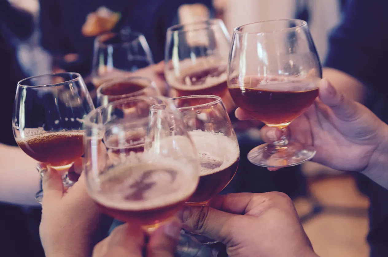 8 Subtle Signs Of Alcoholism That Are Easy To Miss