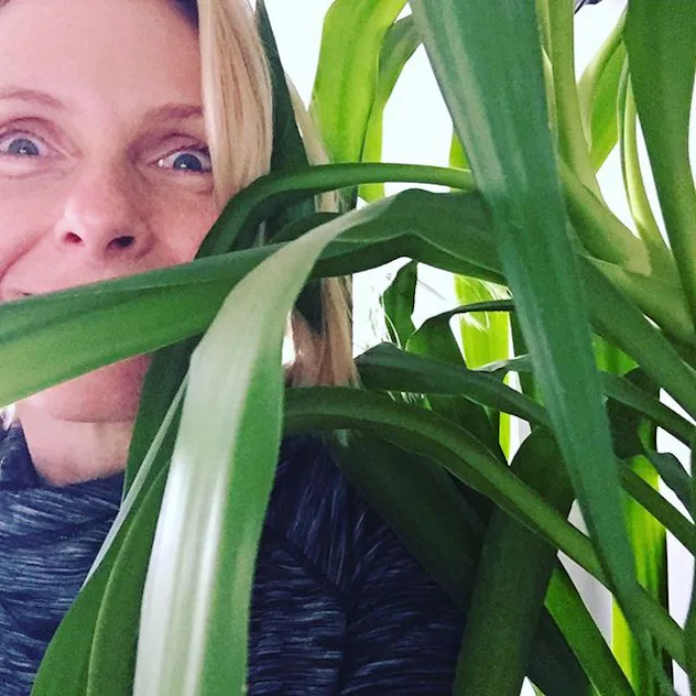 23 Authors You Should Follow On Instagram For A Behind-The-Scenes Look ...