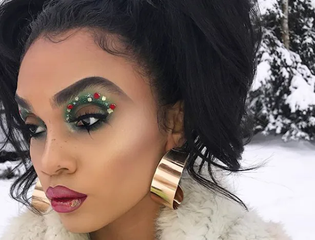 Christmas Wreath Eye Makeup Is Here & It's Actually Wearable