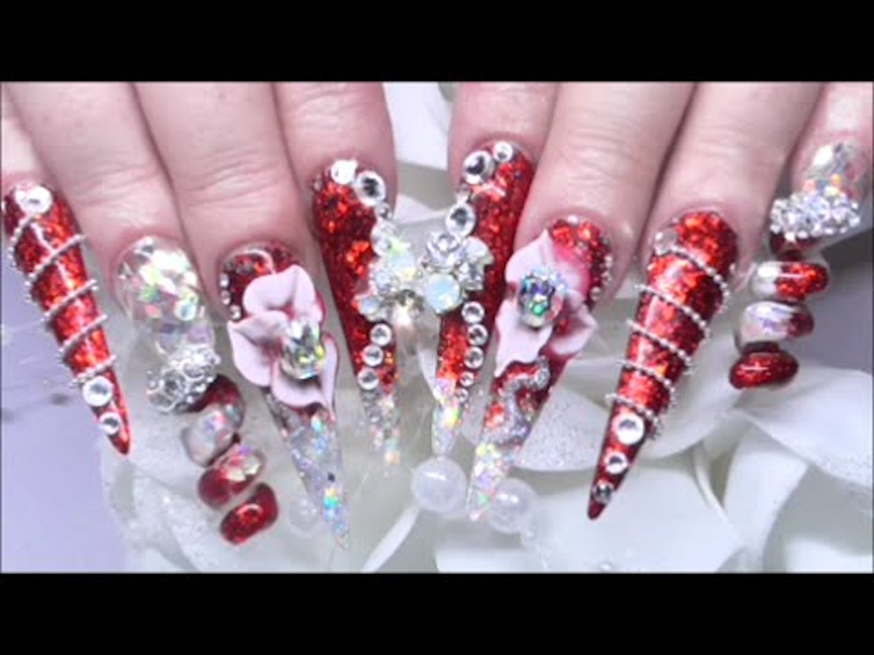 13 Totally Impractical Holiday Nails That Will Make You Wonder How ...