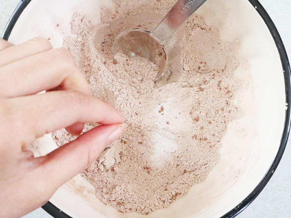 This Chocolate Cake Recipe For One Person Is Surprisingly Easy To Make