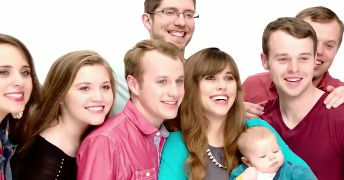 Do The Duggars Have Jobs Here s What Each Duggar Does For A Living do-the-duggars-have-jobs-here-s-what-each-duggar-does-for-a-living