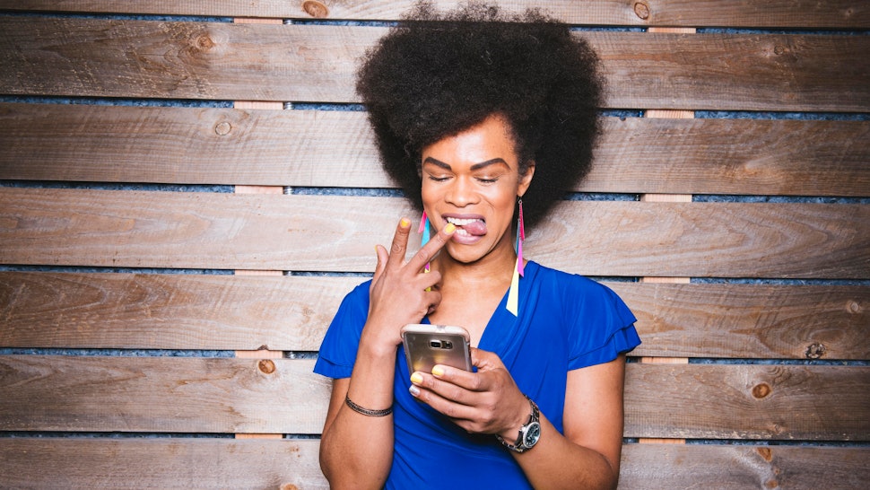 13 Sexting Lines To Initiate A Sexy Conversation