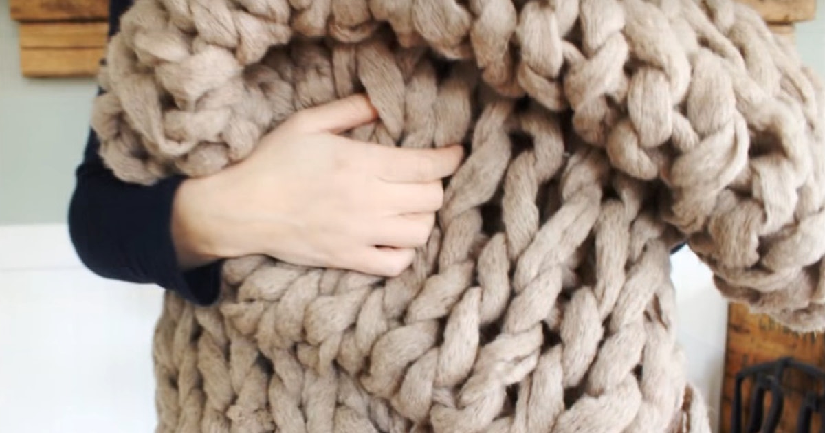 11 Beginner Knitting Tutorials For When You re Bored On Winter Break 11-beginner-knitting-tutorials-for-when-you-re-bored-on-winter-break