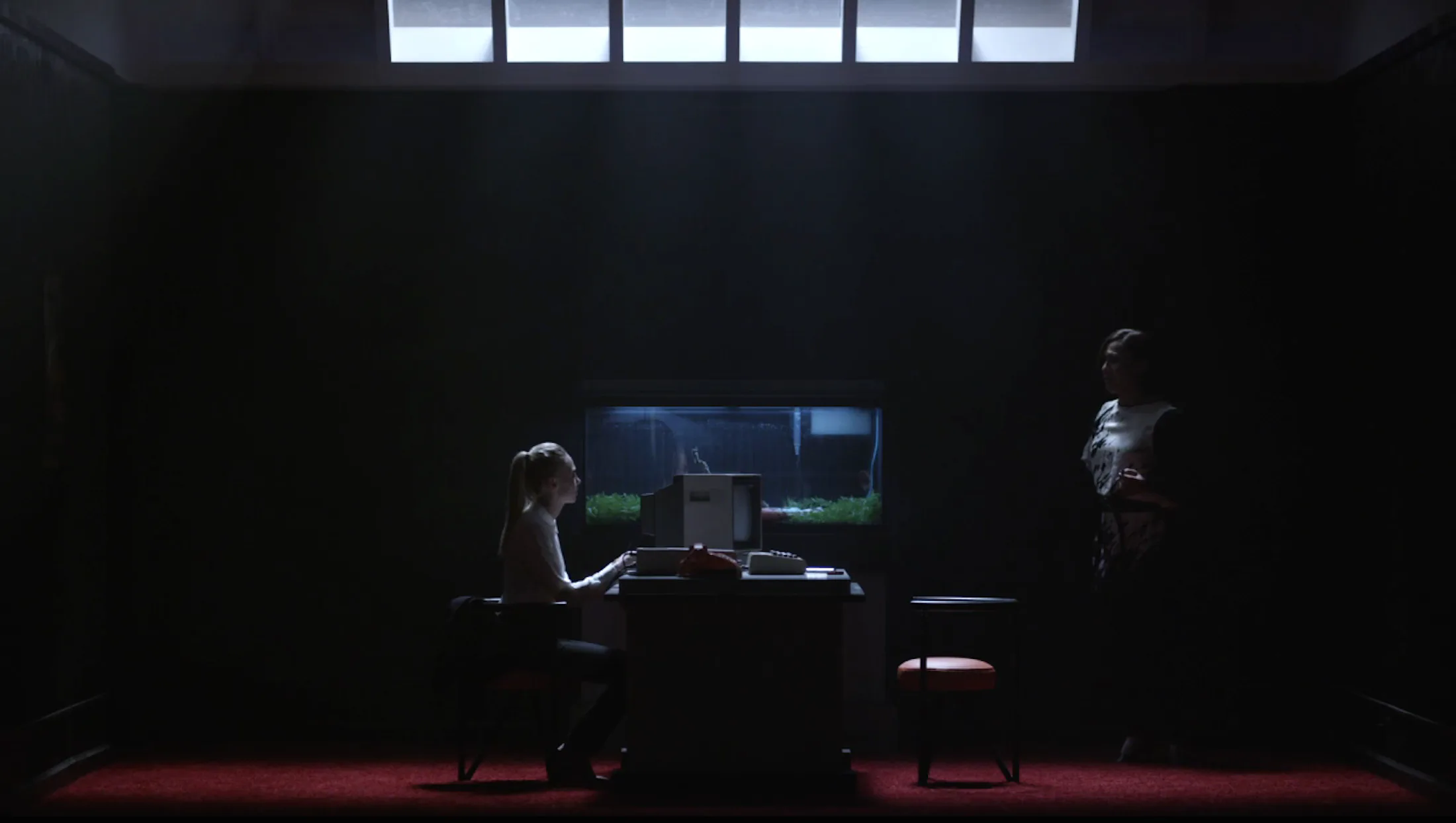 Who Is Angela Talking To On 'Mr. Robot'? It May Be The Key To Whiterose ...