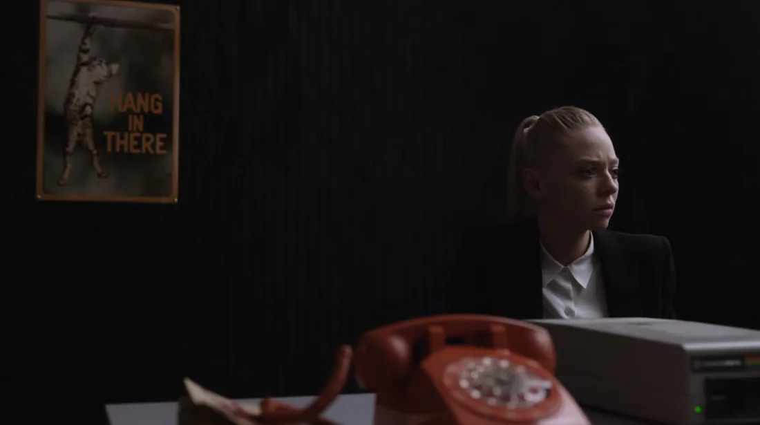 Who Is Angela Talking To On 'Mr. Robot'? It May Be The Key To Whiterose ...