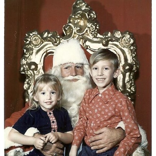 30 Funny Photos Of Kids Sitting On Santa's Lap Over The Years, From the ...