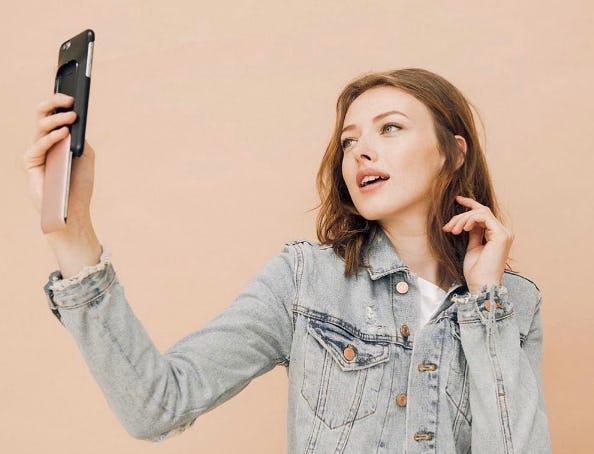 This Phone Case Lets You Do Your Makeup While Checking Your Texts