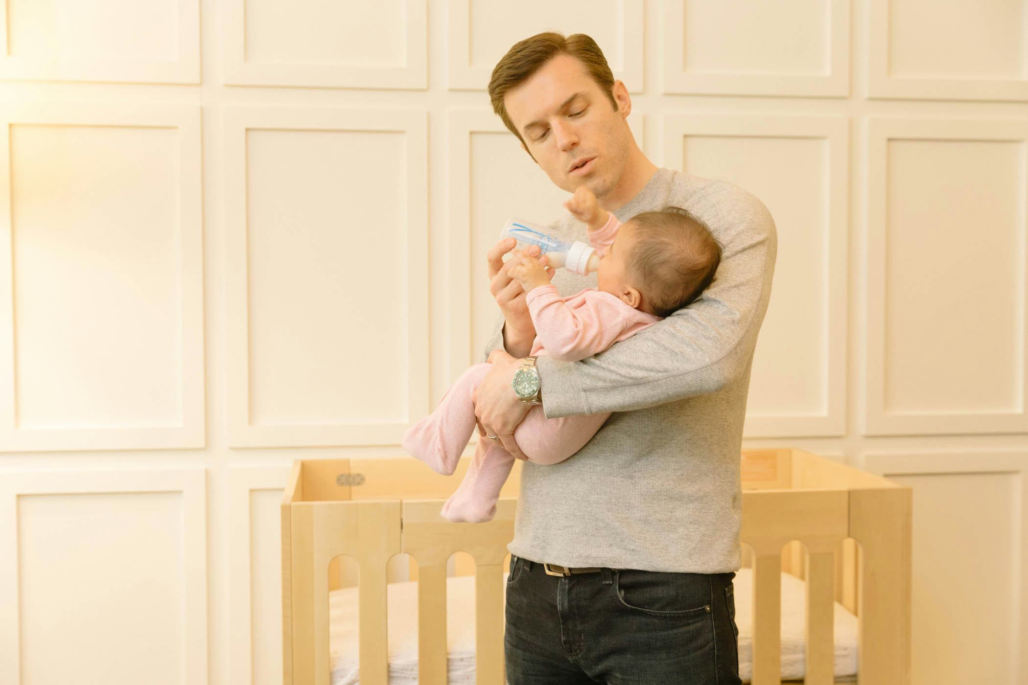 How To Transition A Baby To Formula, Because It Isn't As Easy As You'd ...