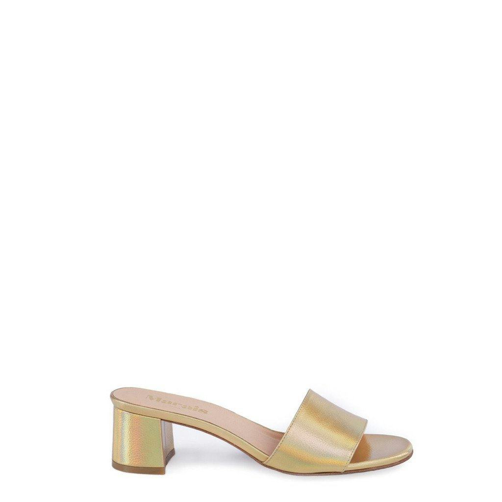 Why Block Heels Are Taking Over The Shoe Scene, According To Two Designers