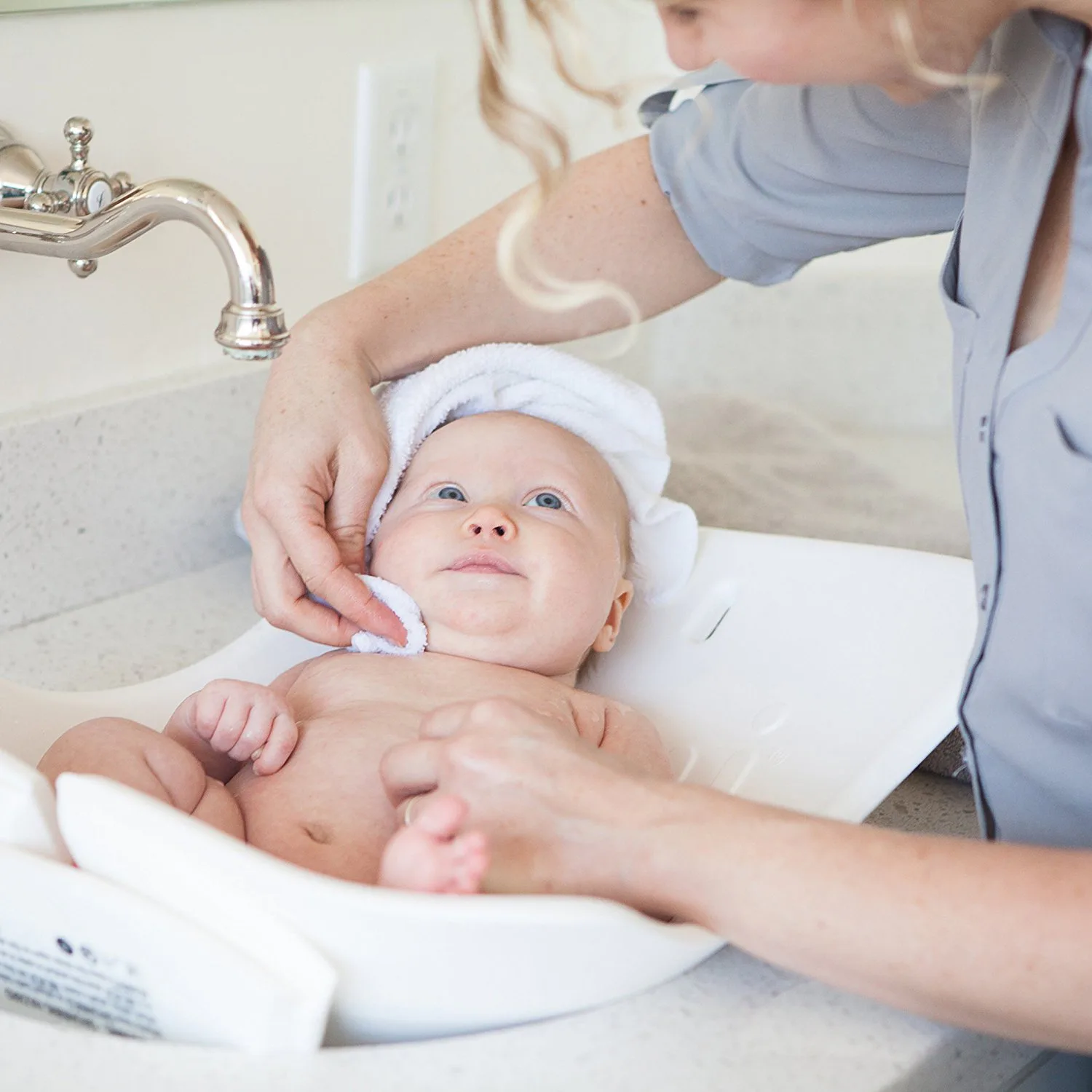 The 9 Best Infant Bath Tubs That Make The Task Easier On Everyone