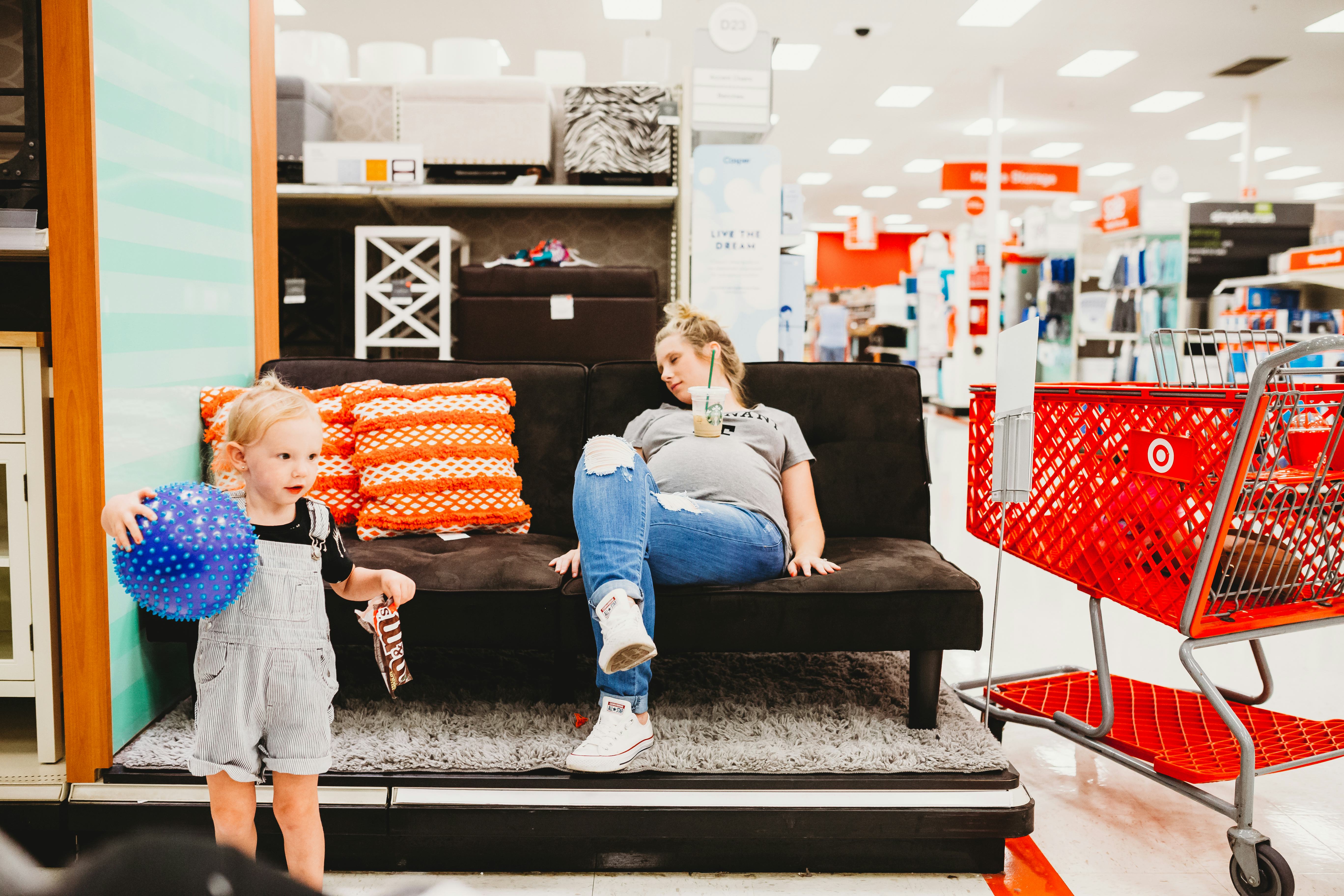 This Mom Did Her Maternity Photo Shoot At Target, & It Is Everything