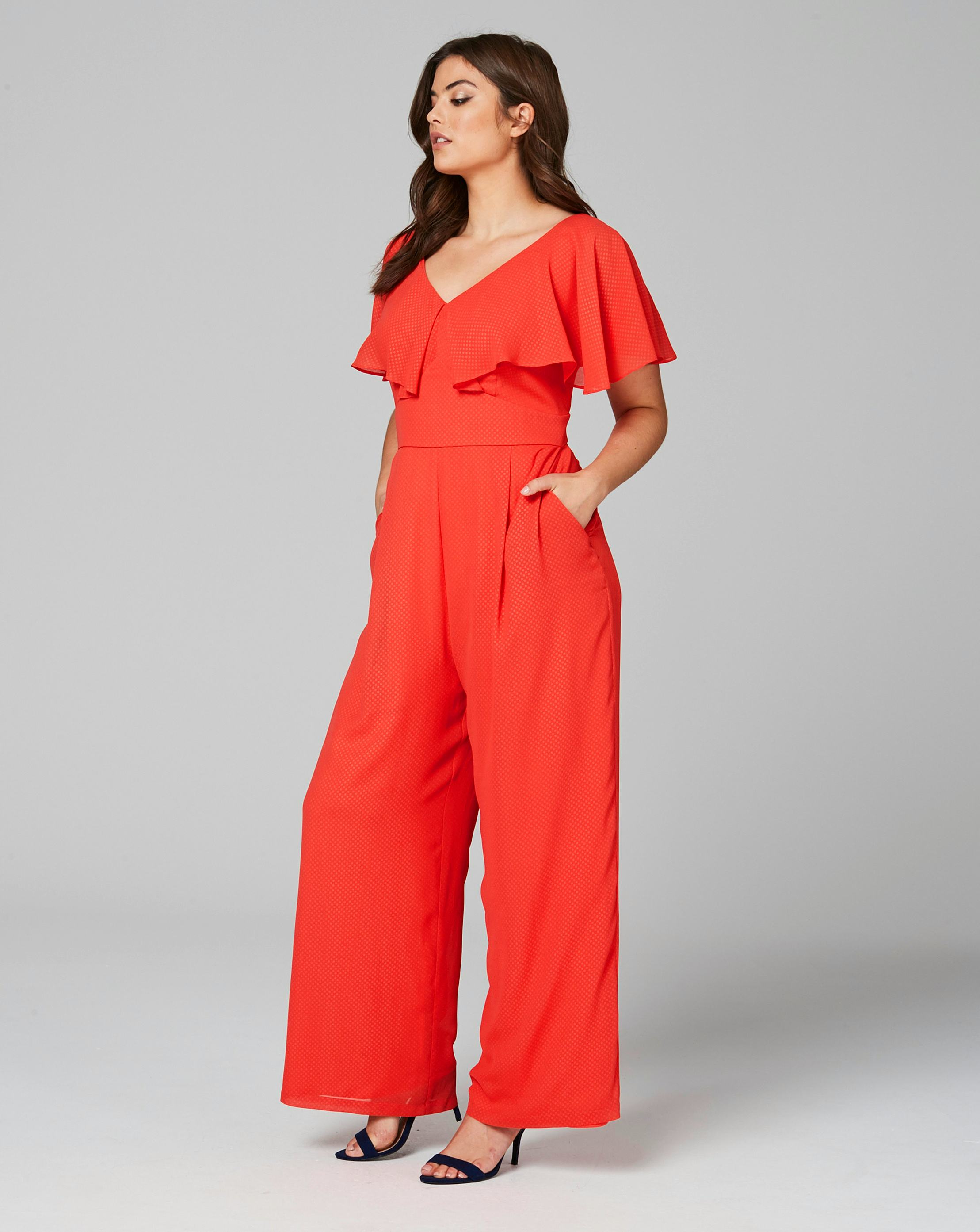 45 Plus Size Minimal Jumpsuits For The Most Effortlessly Perfect Fall Look