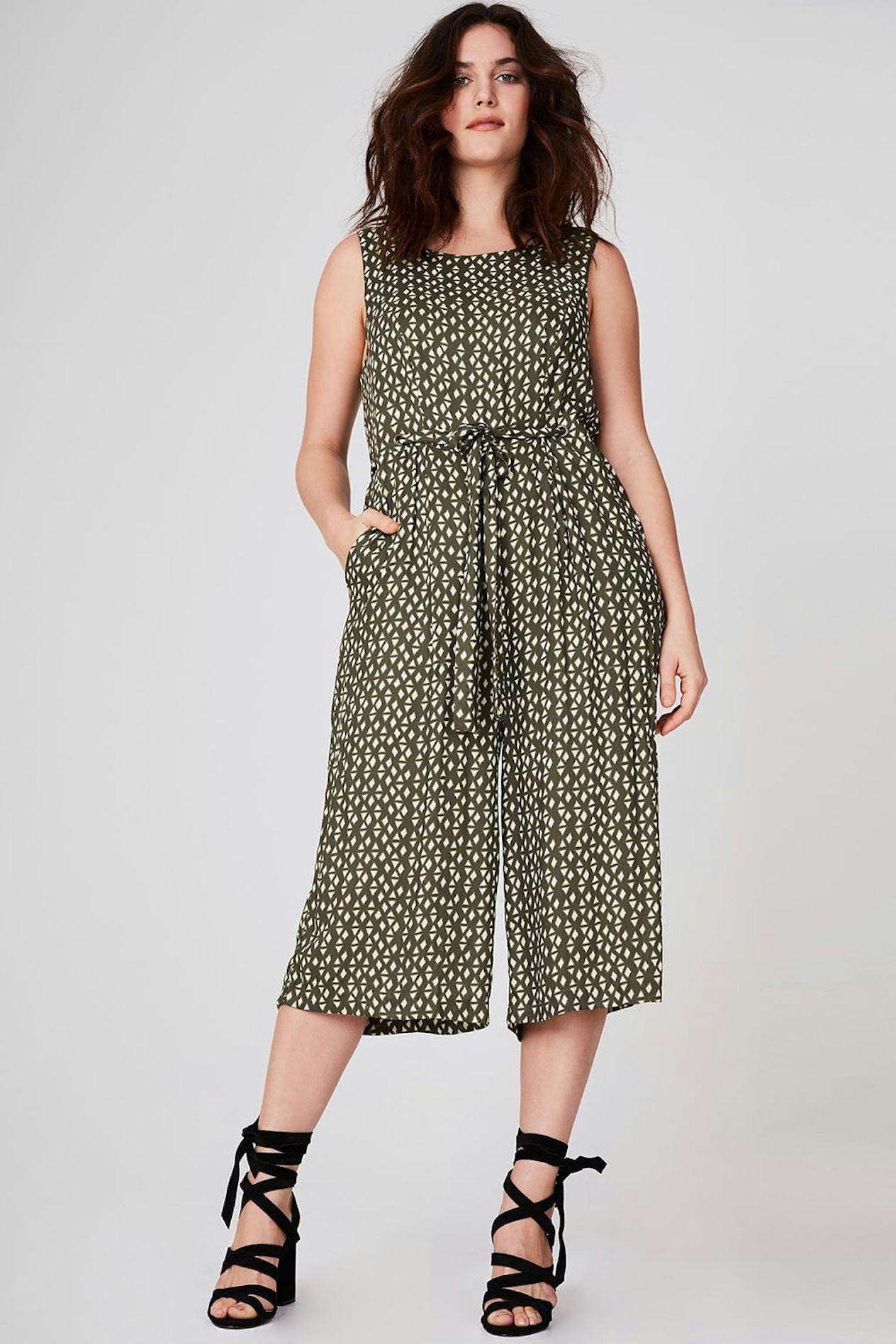 45 Plus Size Minimal Jumpsuits For The Most Effortlessly Perfect Fall Look