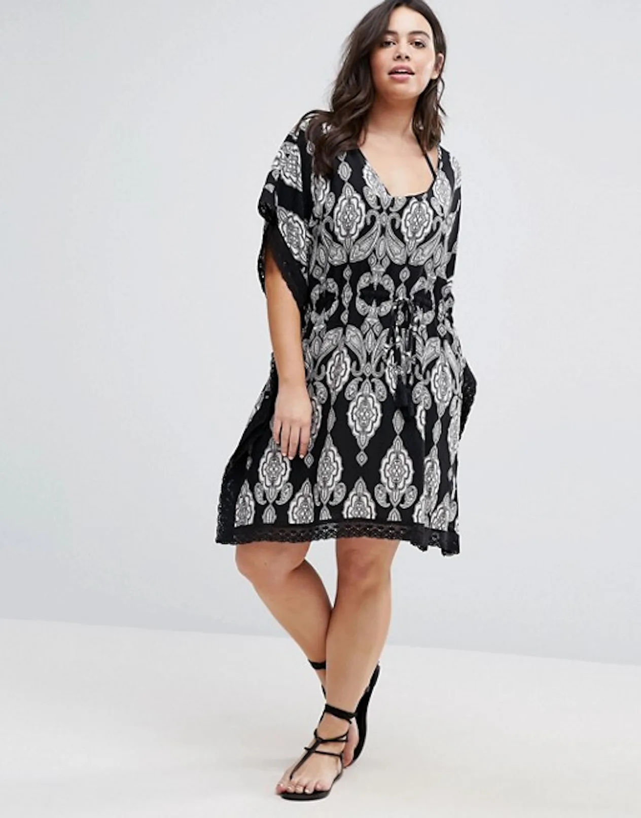 29 Plus Size Caftans That Can Easily Transition Into Your Fall Wardrobe
