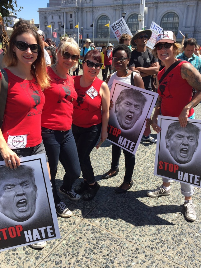 23 Signs At The Alamo Square Counter Protests In San Fransisco That Are ...