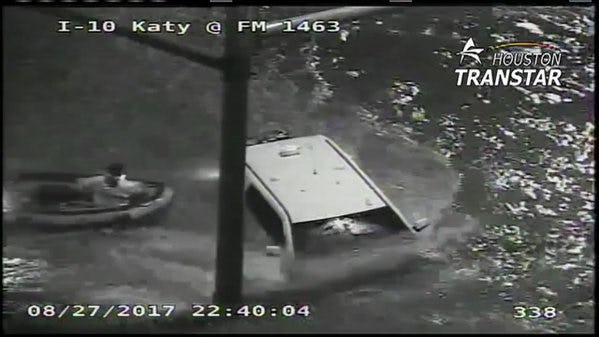 24 Texas Rescue Photos That Are The Epitome Of Courage & Compassion ...