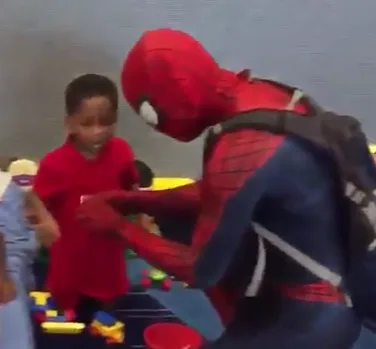 These Videos Of Spider-Man Cheering Up Kids After Hurricane Harvey Will ...