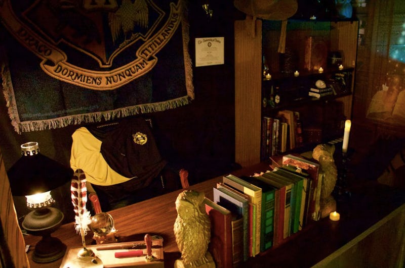 This 'Harry Potter' Classroom Took A Whopping 70 Hours To Make And Was ...