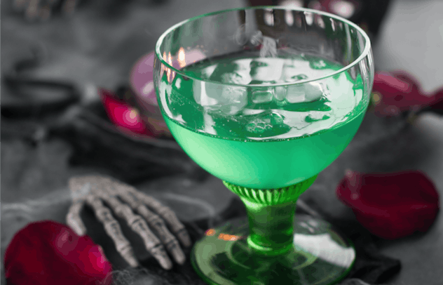 11 Easy 2017 Halloween Drink Ideas That Every Ghoul And Ghost Will Love