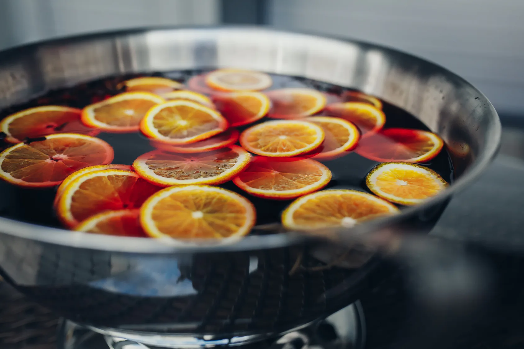 15 Clever Old-Fashioned Party Tips We Should Bring Back