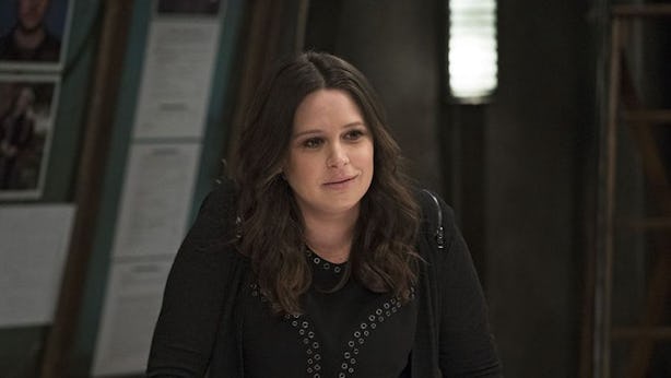 Quinn Is Alive On 'Scandal,' But There Are Still So Many Questions To ...