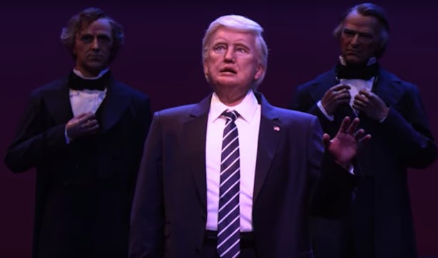 These Photos Of The Trump Robot In Real Situations Are Something You'll ...