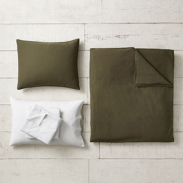 5 Cozy Bedding Sets For Every Budget That Will Keep You Warm All Season