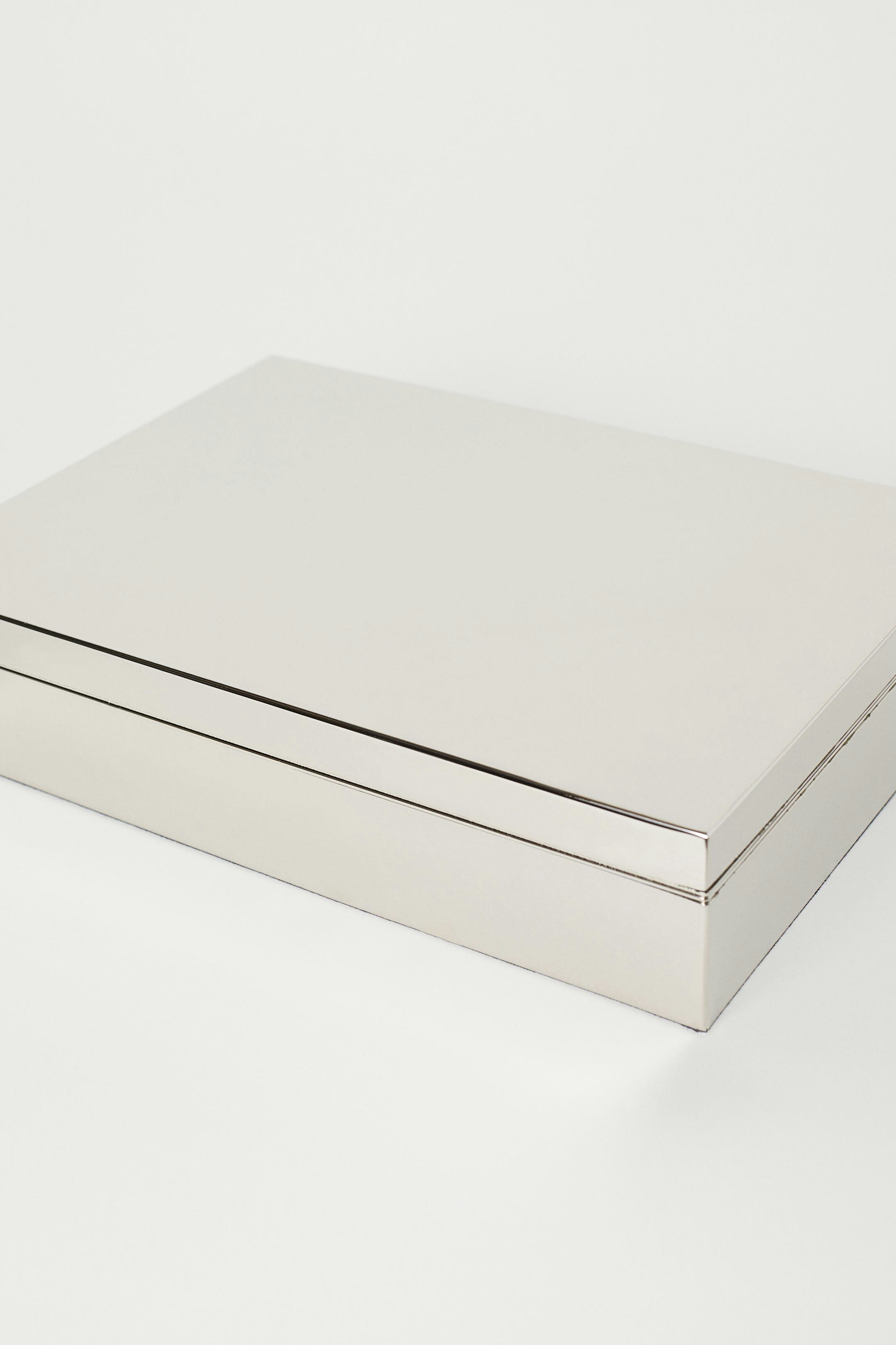 H&M's New Home Collection Looks Like It's Straight Out Of A 5-Star Hotel