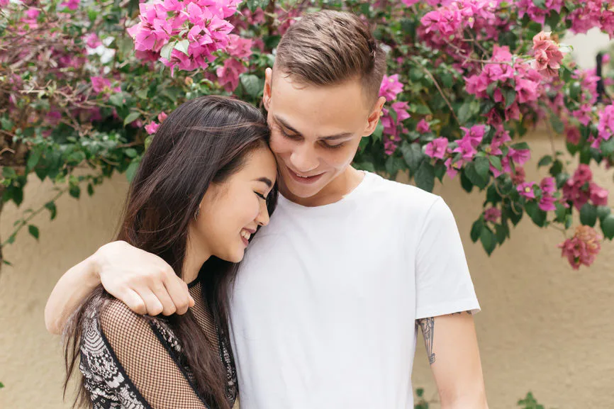 What You Should Know About Dating The Opposite Zodiac Sign
