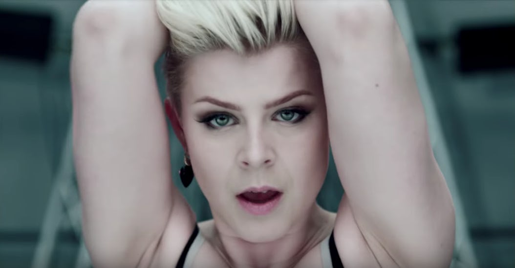 Robyn's 'Honey' Is Her First Album In 8 Years & Fans On Twitter Are ...
