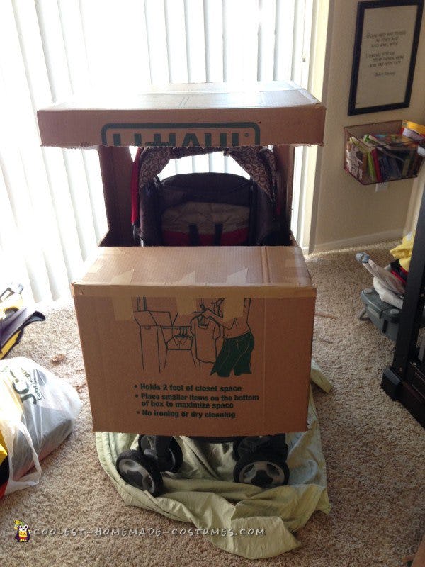 10 Halloween Costume Ideas For Strollers That Are Creative & Perfect