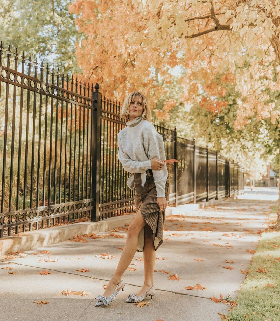 30 Cute November Outfit Ideas That Are Perfect For Transition Weather