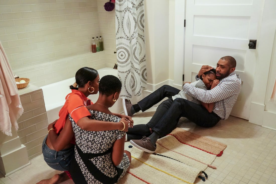 Who Is Looker In The 'Black Lightning' Comics? The New Character Could ...