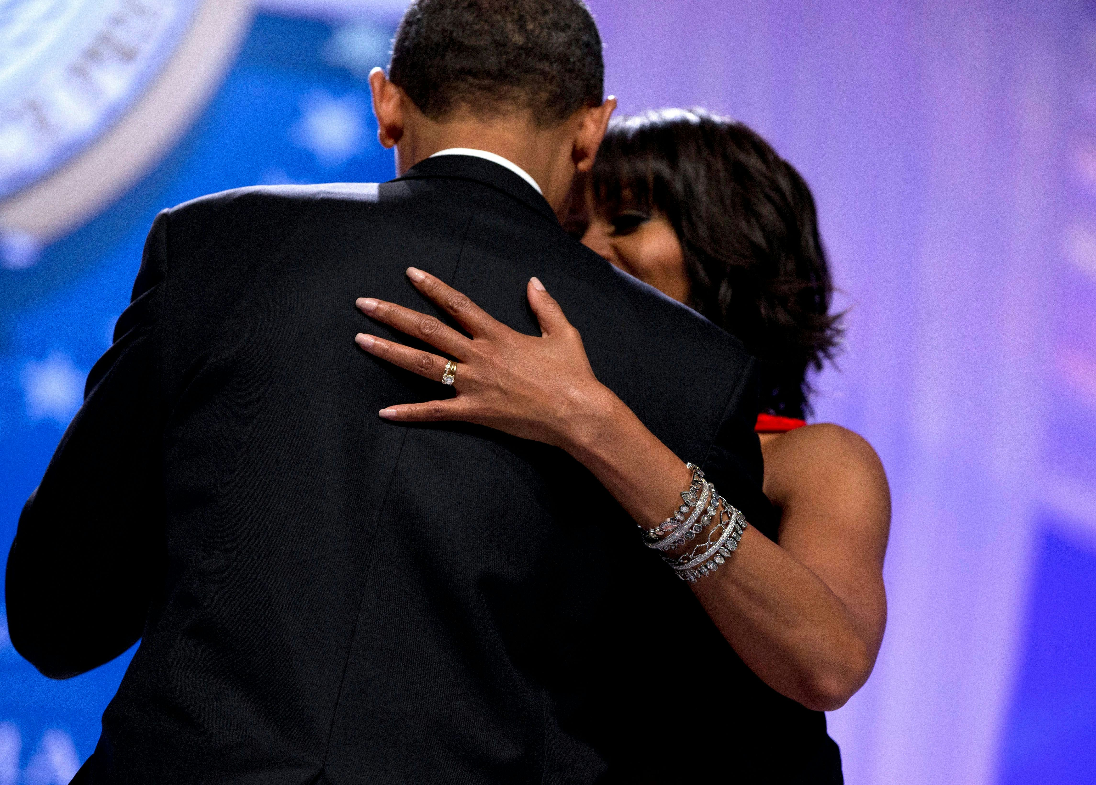 Michelle Obama’s Engagement Ring Got A Major Upgrade & It’s So Chic