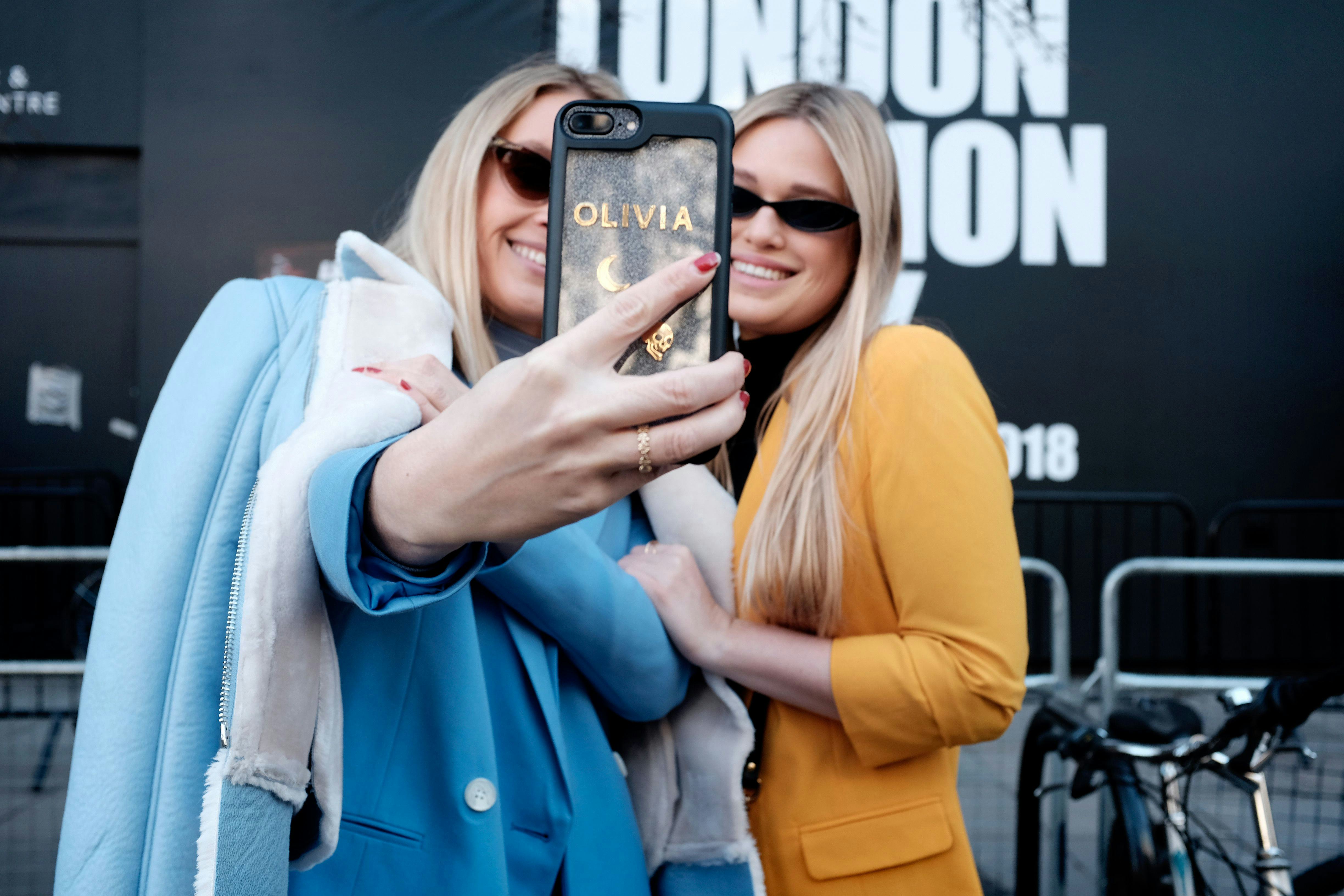 How To Make Friends In Your 20s That'll Stick With You For The Long Haul