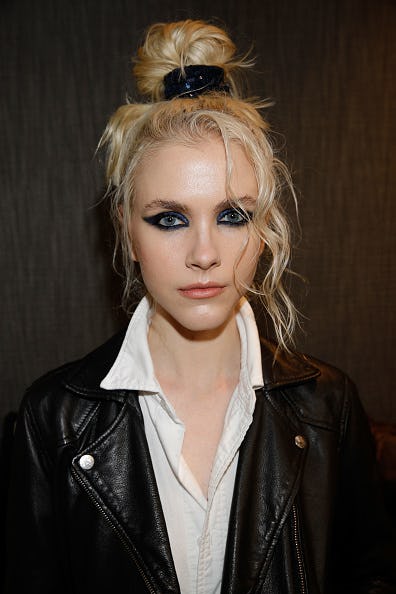 How To Wear A Scrunchie in 2018, Because Yes, It’s Still A Thing