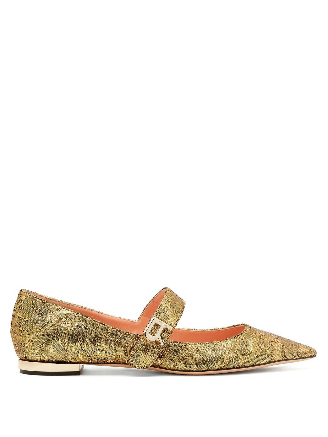 3 Holiday Outfit Mistakes Fashion Insiders Never Make