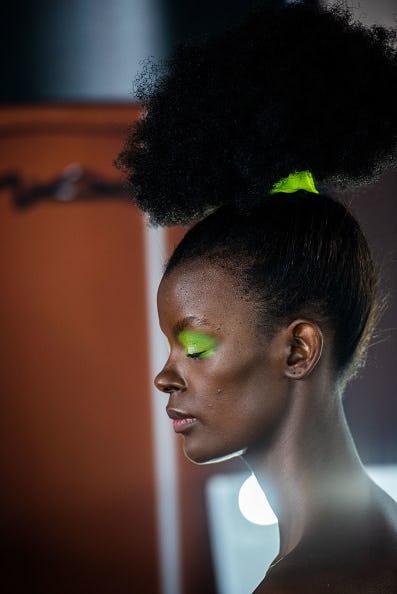 How To Wear A Scrunchie in 2018, Because Yes, It’s Still A Thing