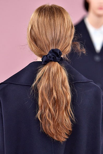 How To Wear A Scrunchie in 2018, Because Yes, It’s Still A Thing