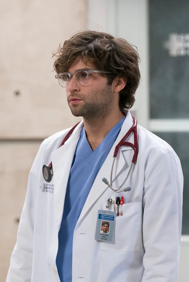 Nico & Levi *Finally* Kiss On 'Grey’s Anatomy' & Twitter Ships It