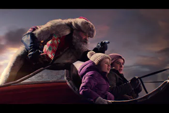 Who Plays Kate & Teddy Pierce In ‘The Christmas Chronicles’? Young ...