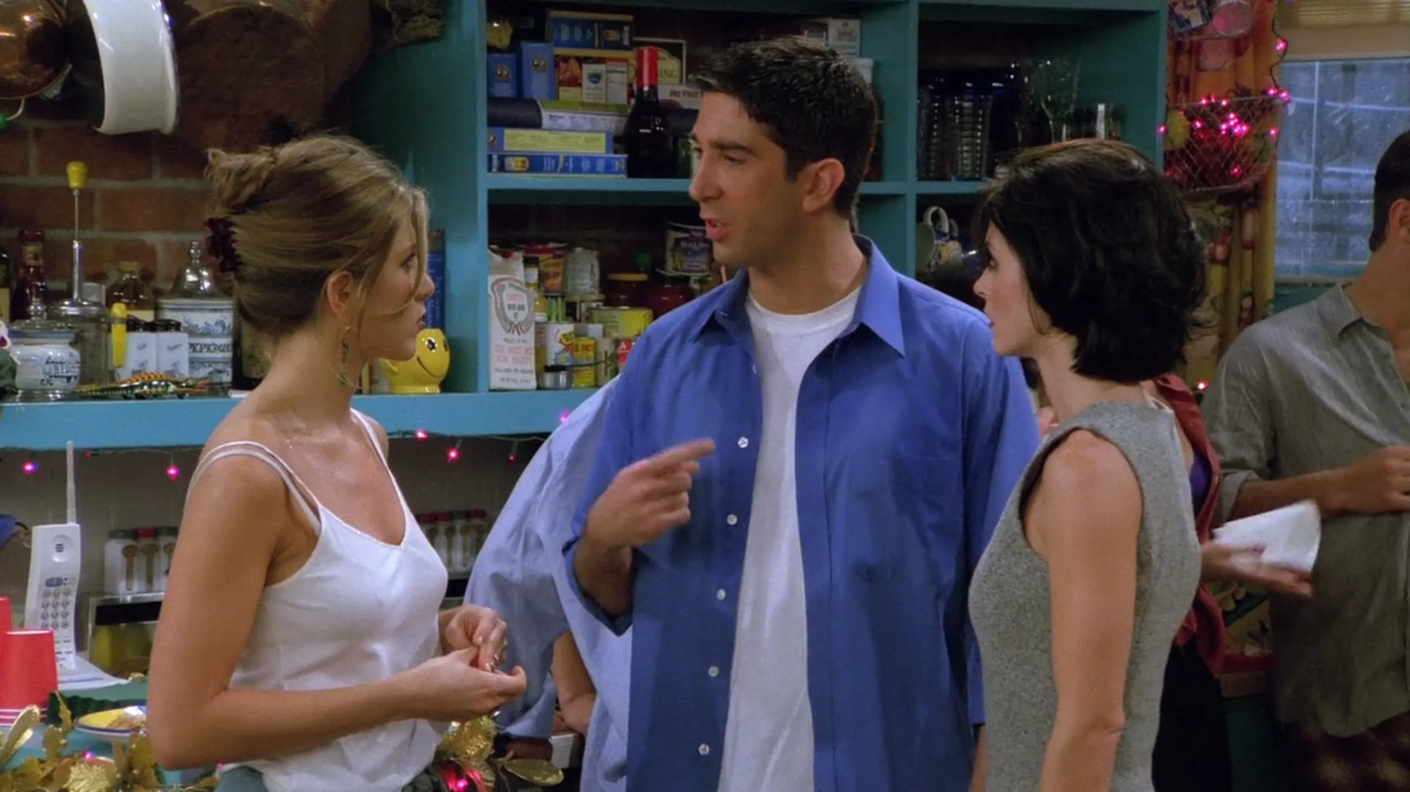 9 Christmas Episodes Of 'Friends' To Get You In The Holiday Spirit