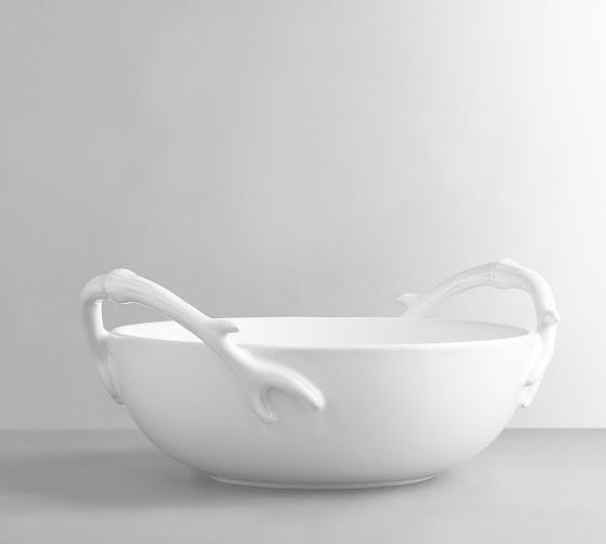 Festive Holiday Dinnerware That’ll Be The Hit Of Every Party This Season