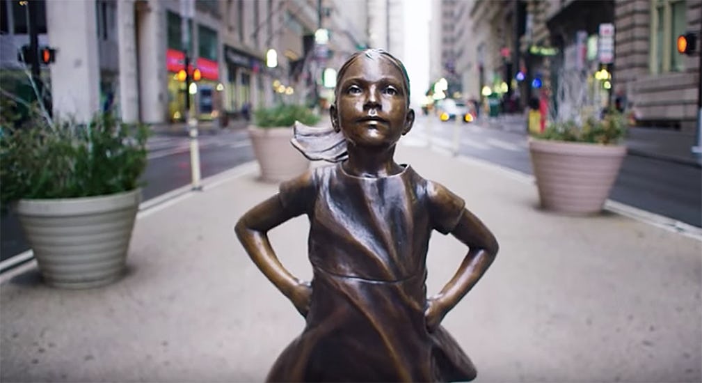 These Parents Put A Bulletproof Vest On Fearless Girl To Send A ...