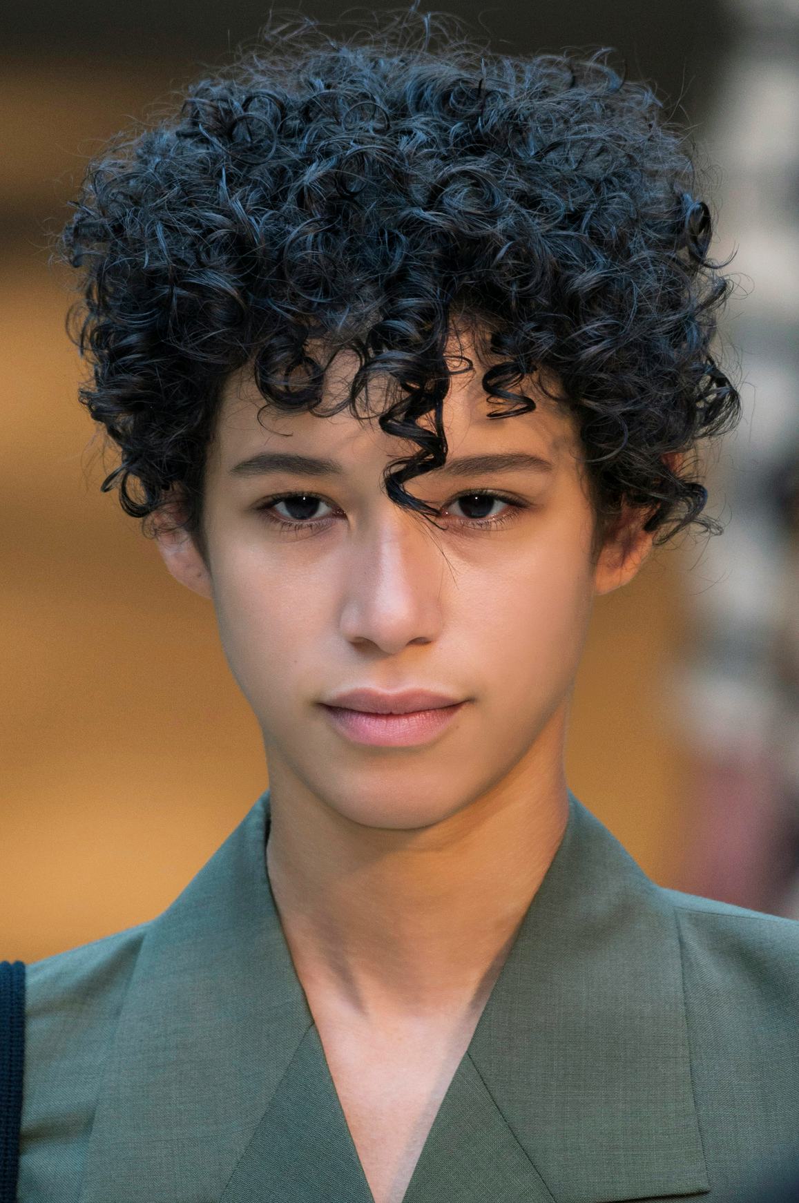 20 Curl-Defining Products For Every Texture, As Curated By The Experts