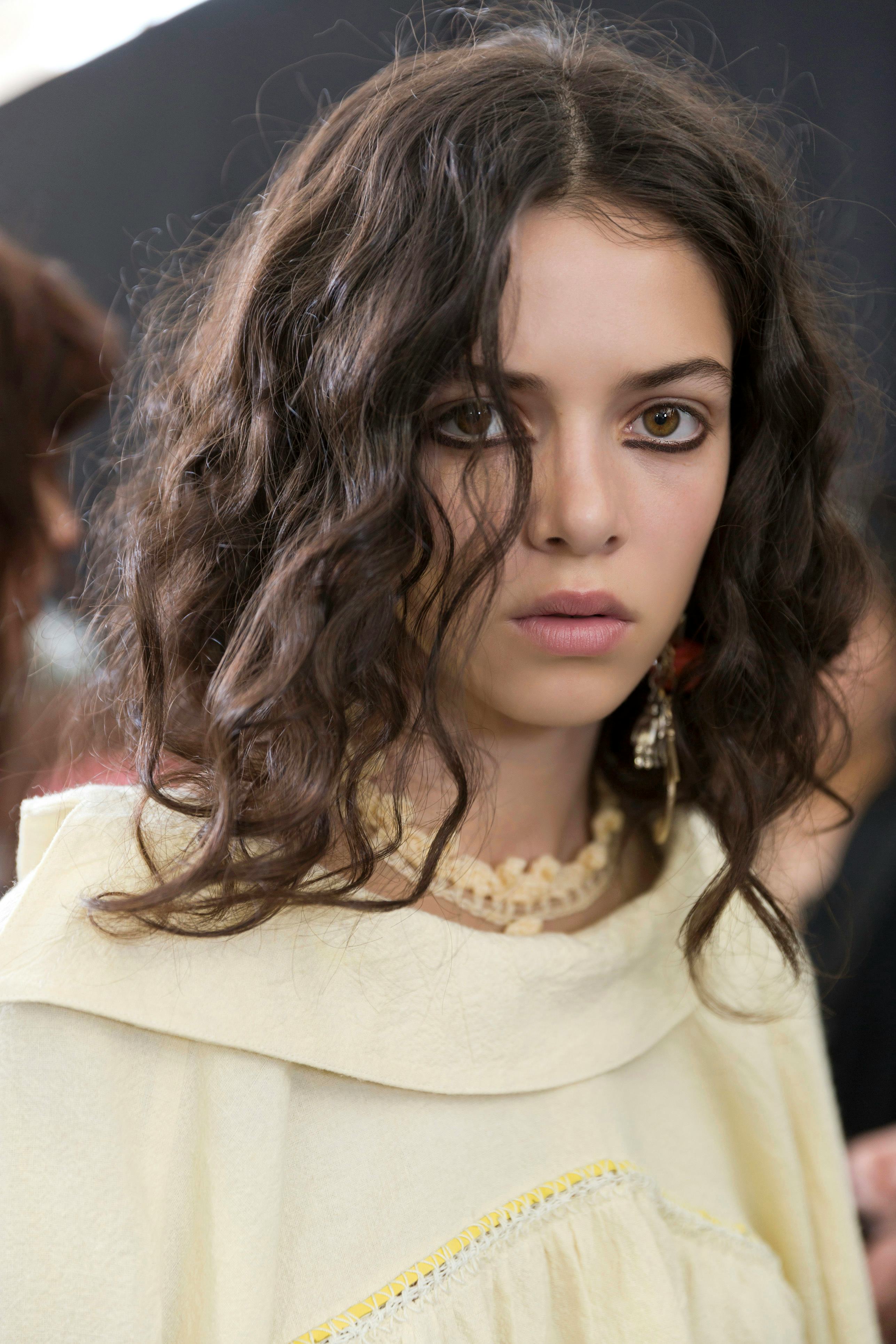 20 Curl-Defining Products For Every Texture, As Curated By The Experts