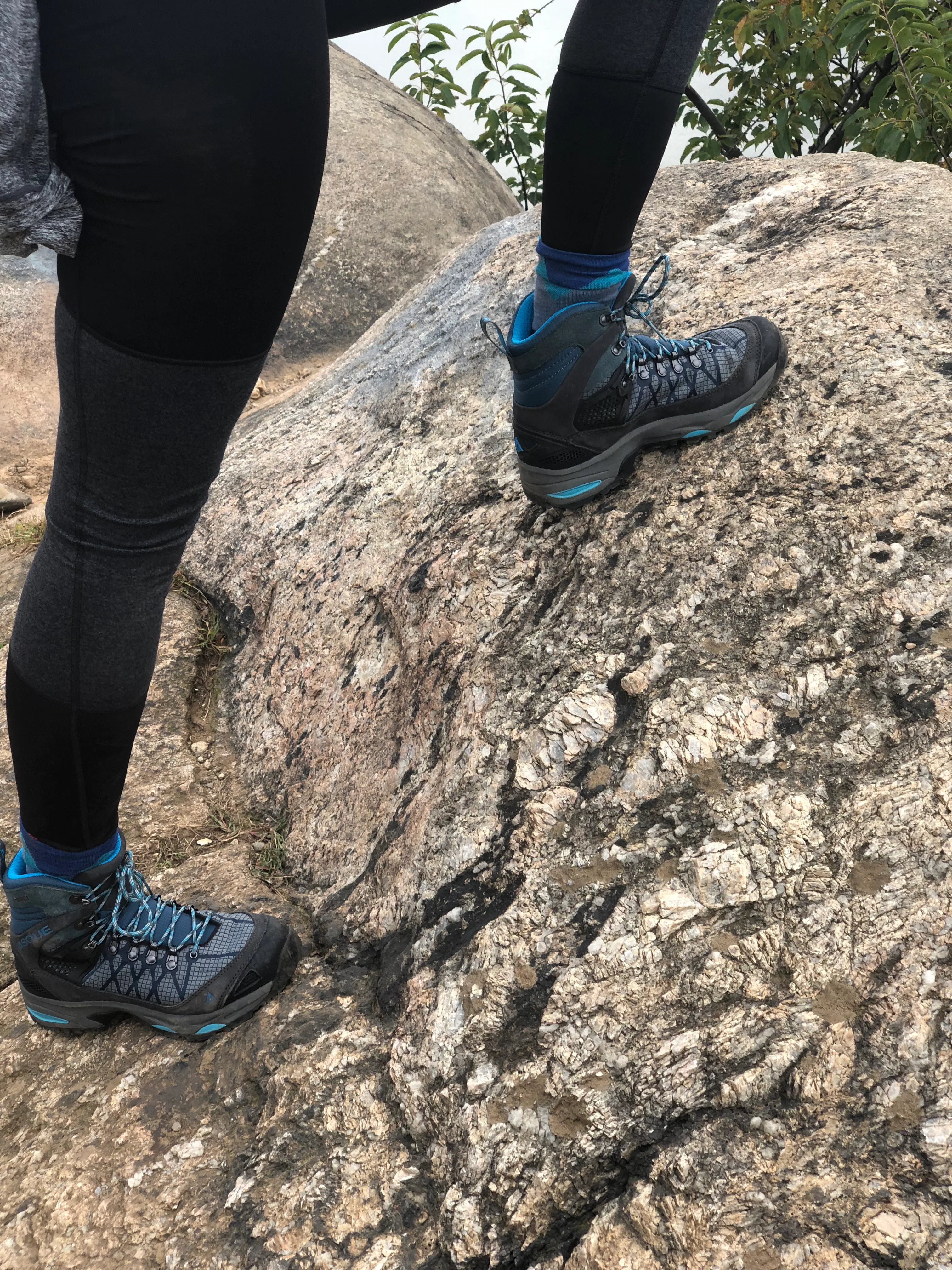 7 Hiking Accessories You Should Always Have, Whether You’re A Newbie Or ...
