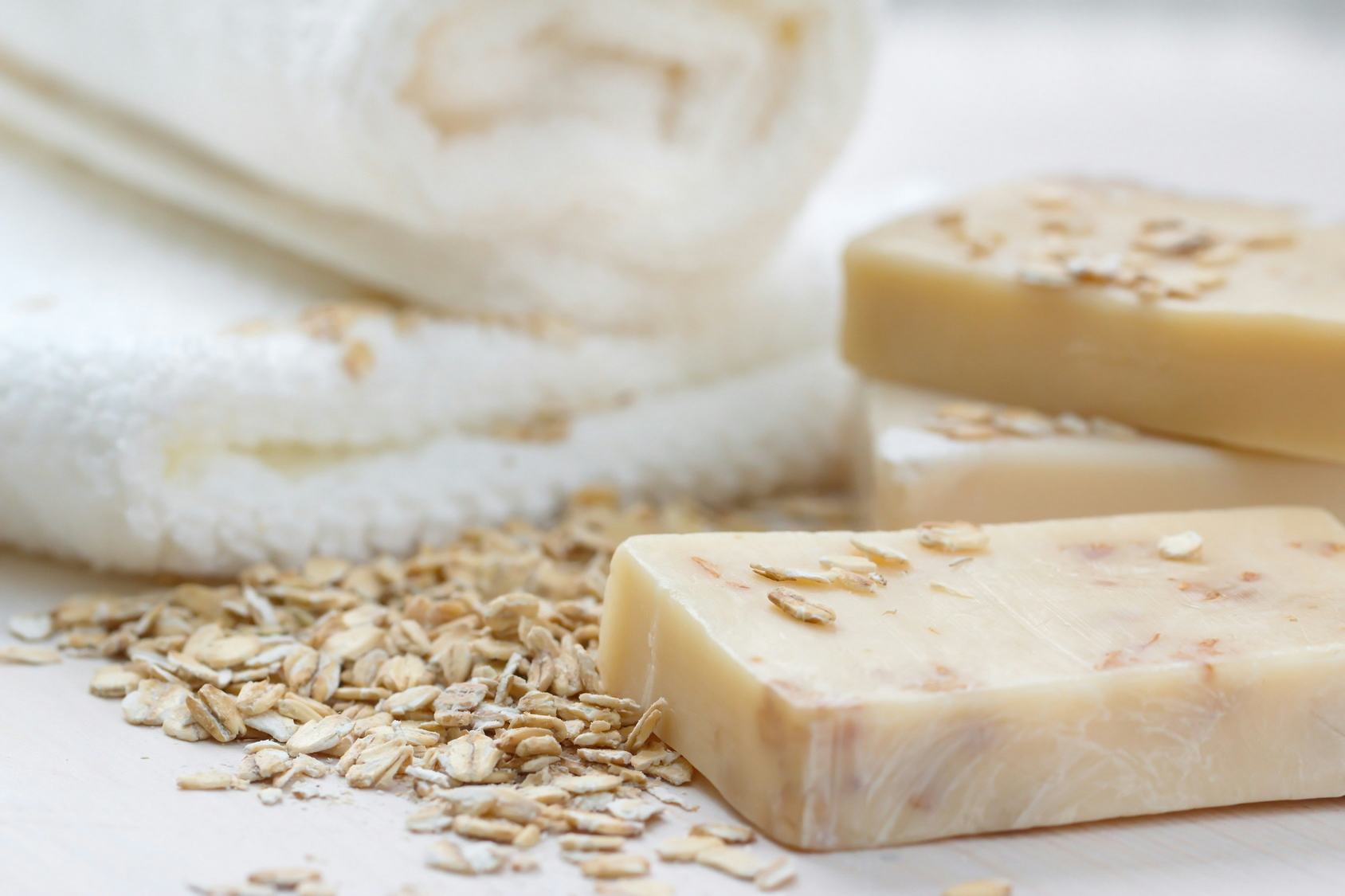 9 Reasons Oatmeal Is The Ultimate Beauty Staple & Why Your Routine Needs It