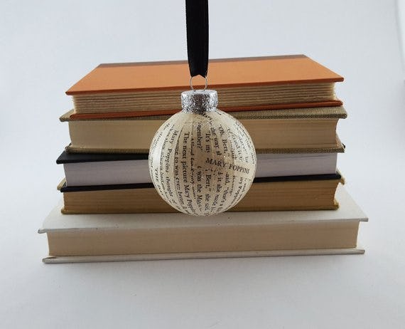 20 Bookish Holiday Decorations You’ll Want To Deck Your Halls With All ...